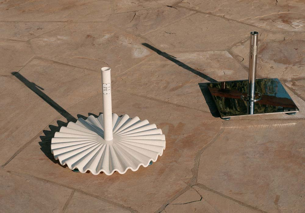 Pied de parasol Camshell white | Meubles & Déco | Good Design Store